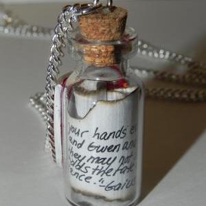 Crest Of Camelot Necklace on Luulla
