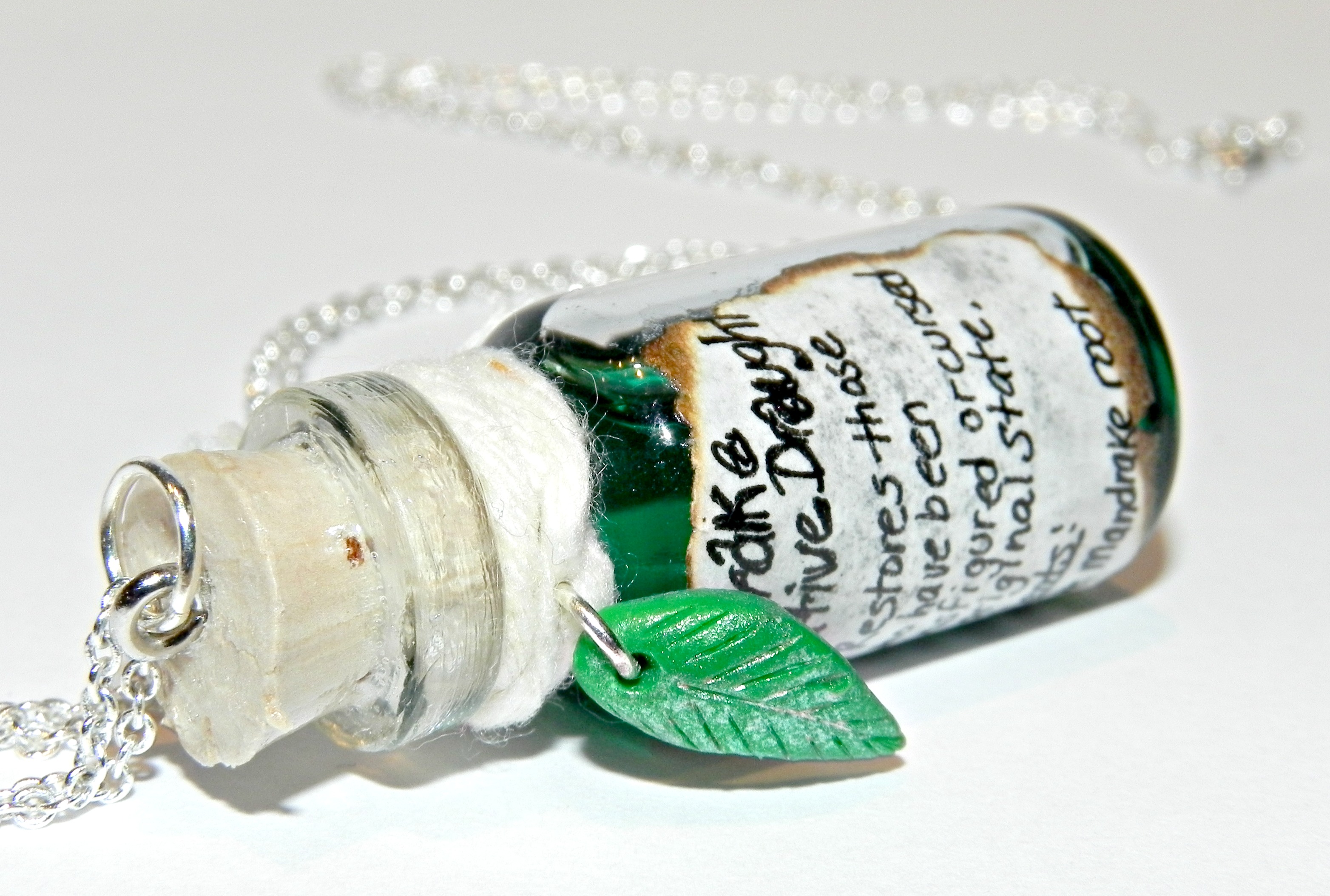 Mandrake Potion Necklace on Luulla